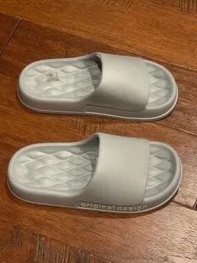 Shoes | Sz 1105 Pool Slides Silverlight Gray Sandals W Original Design ...